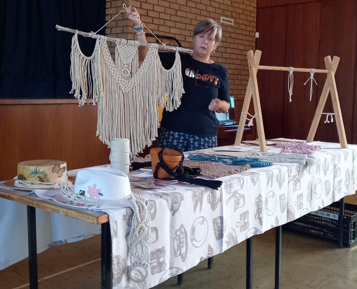 VLU vroue die kuns van Macramé gewys | Parys Gazette