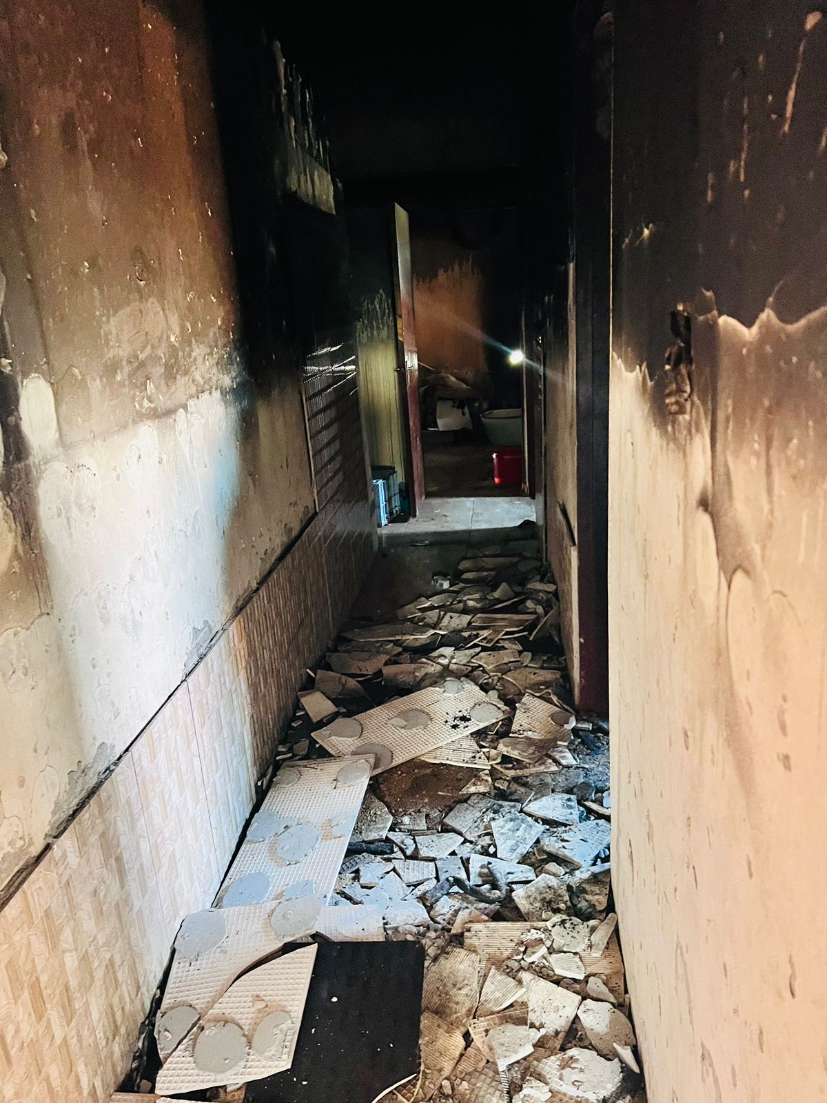 Gesin verloor alles in brand | Parys Gazette