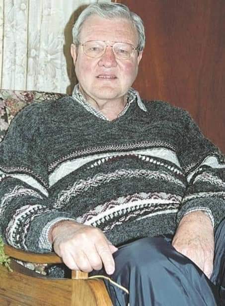 Flinkdink se Edwill van Aarde sterf | Parys Gazette