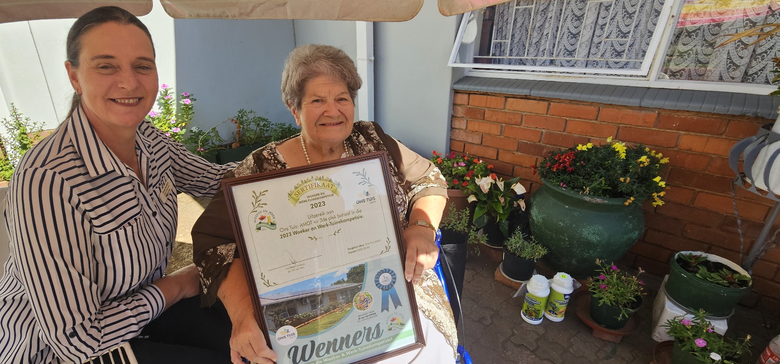 Amot spit en skoffel vir derde plek in tuinkompetisie | Parys Gazette