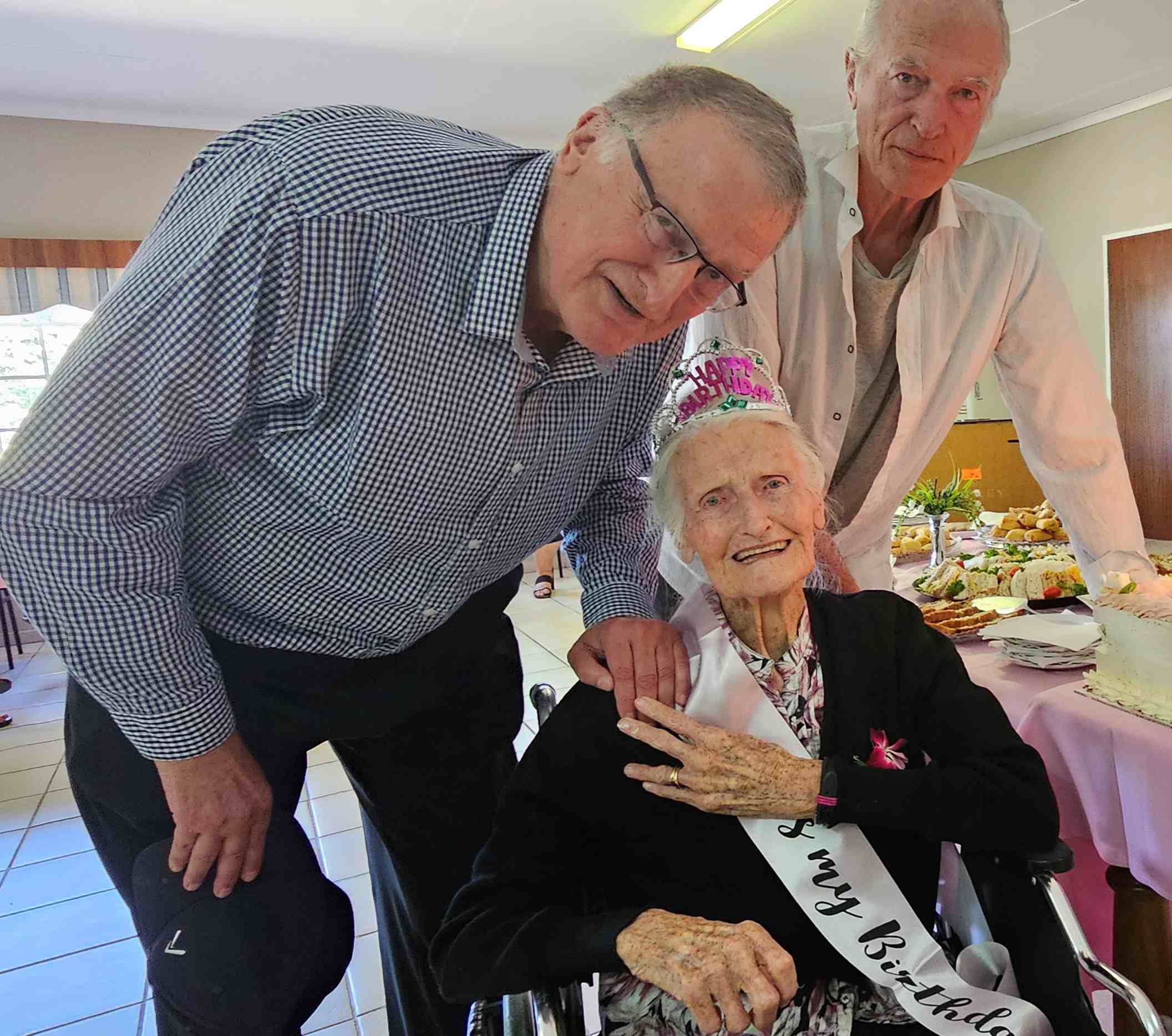 "Ek het nooit gedink dat ek 100 jaar oud sou word nie," sê sy met ...