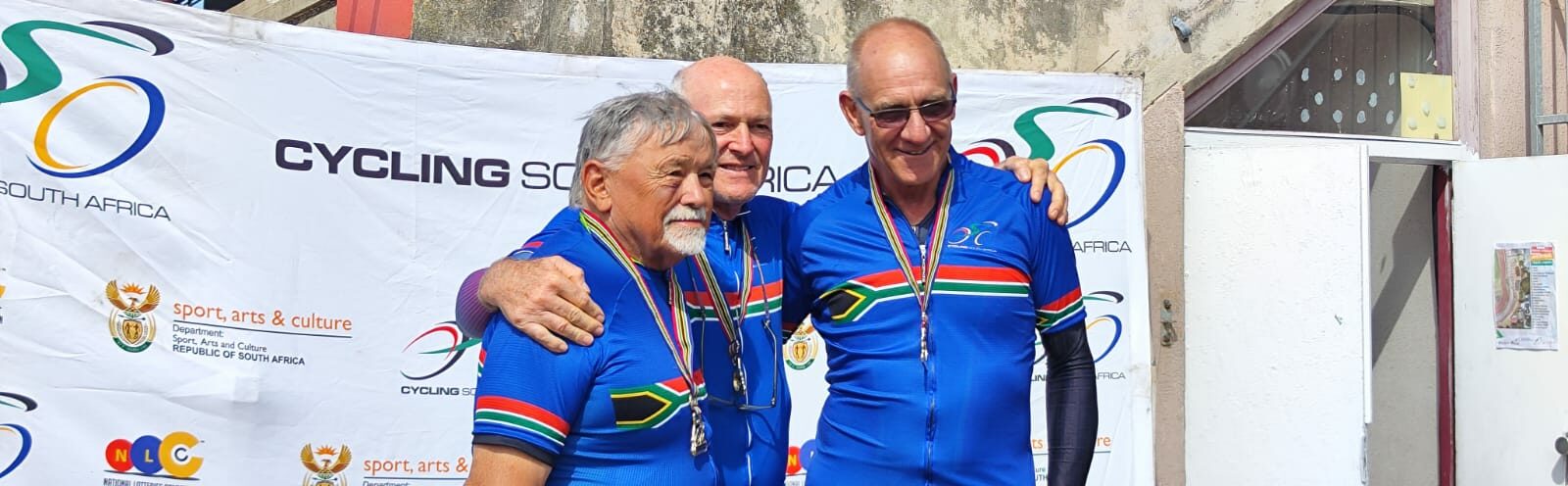 85-Jarige André trap agt goues los | Parys Gazette