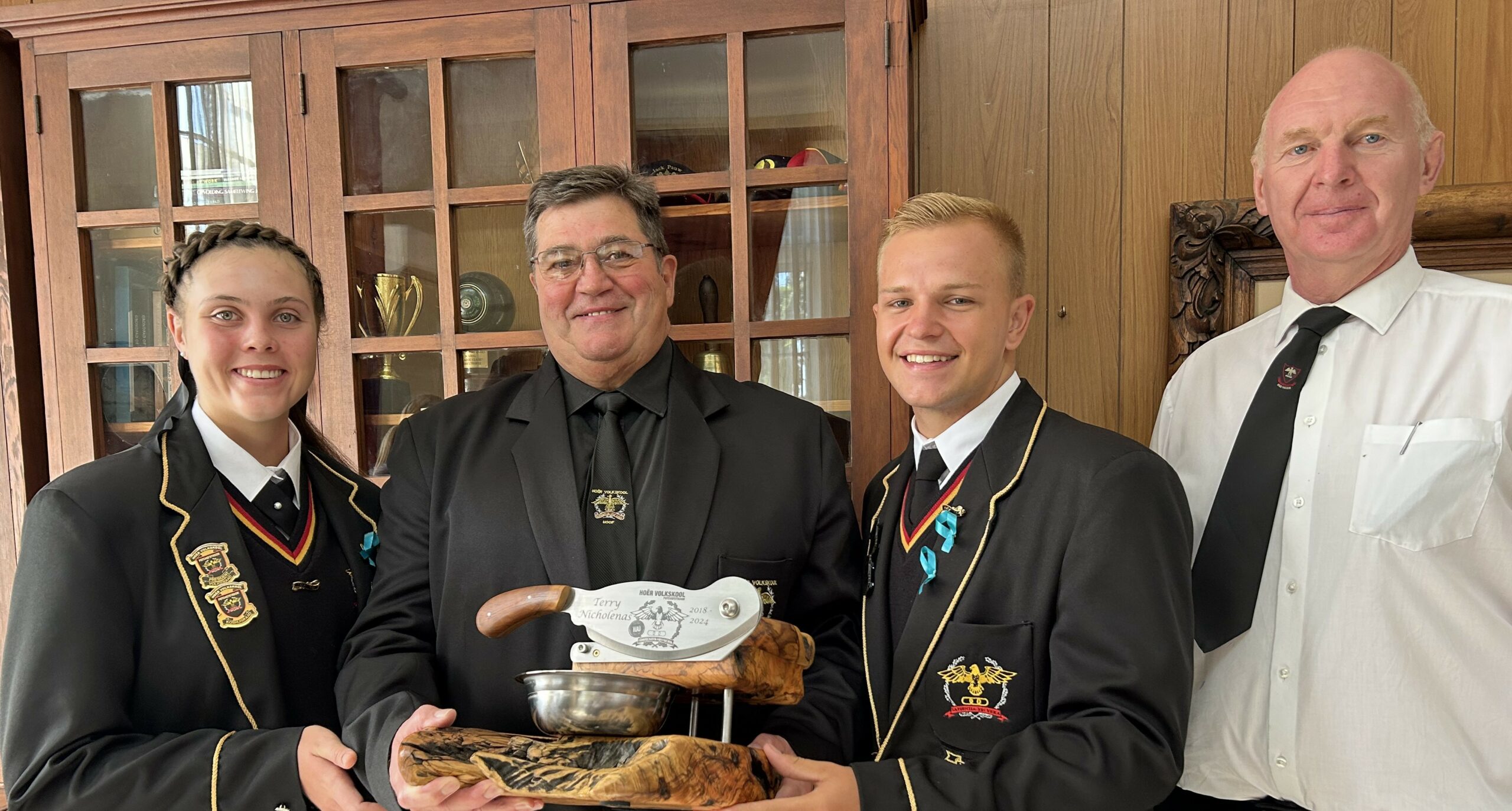 Volkies groet hul hoof na 37 jaar loopbaan in die onderwys ...