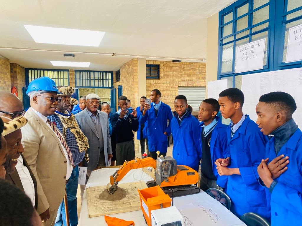 Govt turns Pretoria school's focus into special engineering | Rekord