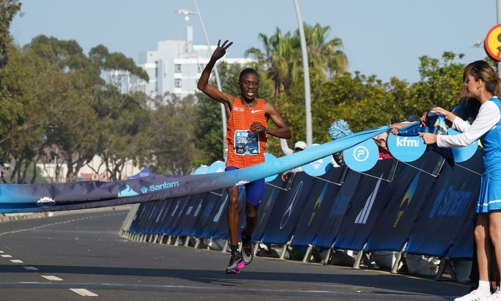 Mokoka completes hat-trick at Cape Town Marathon | Rekord