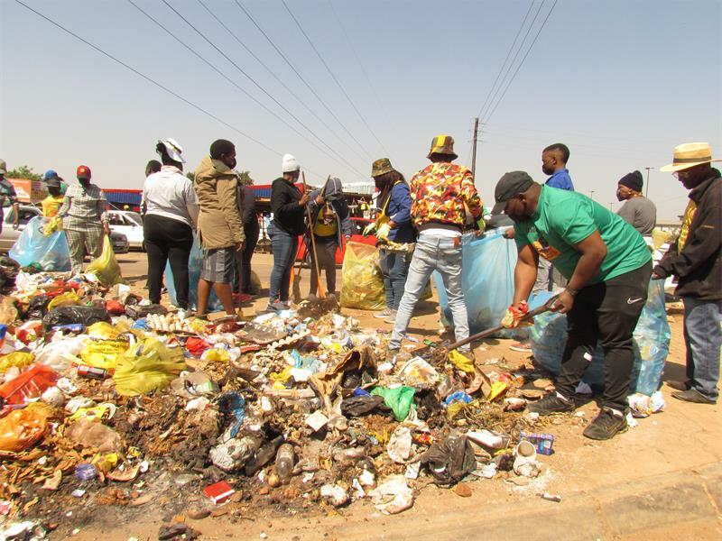 Massive clean-up campaign in Mamelodi’s main road | Rekord