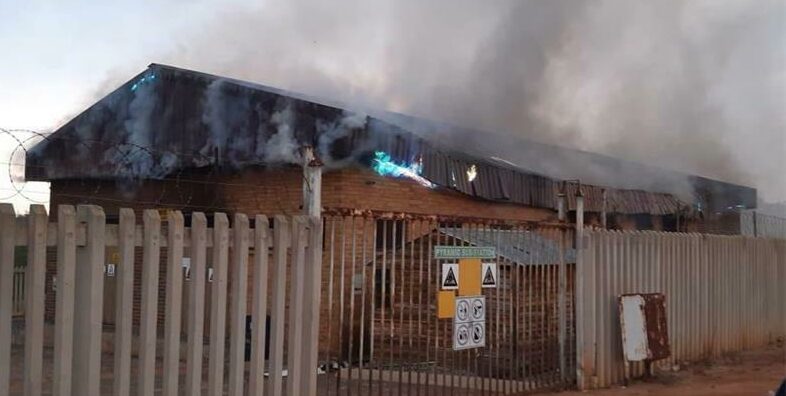 Lightning blamed for north substation fire | Rekord