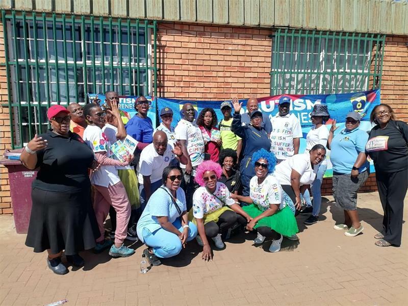 Fun walk raises awareness for children with autism | Rekord