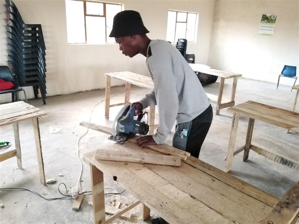 Pallets of hope for Dikgale Academy | Review