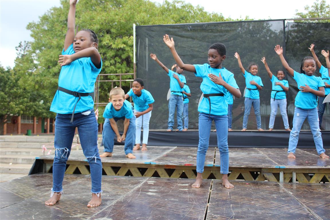 PHOTOS: Piet Hugo dances the night away | Review
