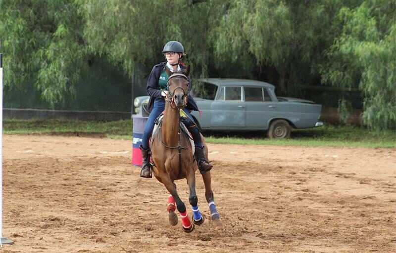 Rain doesn't deter riders at Western Mounted Games qualifier | Review