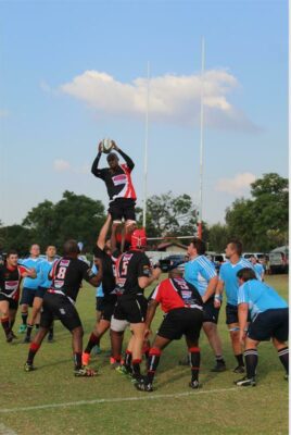 Kruinies rugby wen die plaaslike legends derby | Review