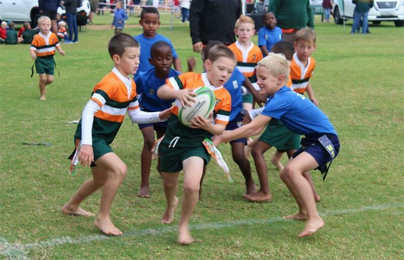 Oosskool speel gasheer vir rugbybulletjies | Review