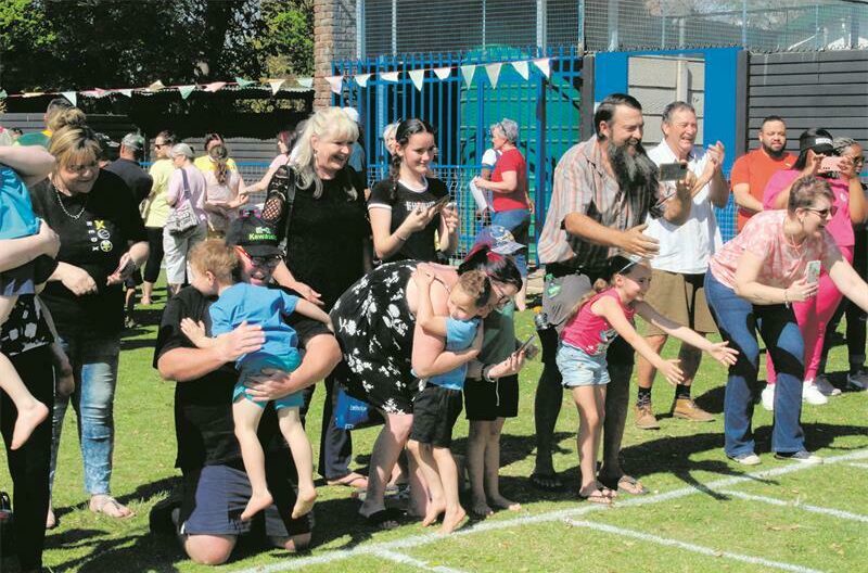 Atletiekkoors loop hoog by Werk en Wen | Review