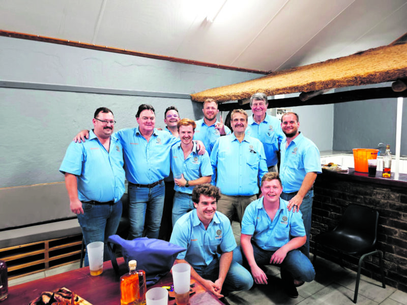 Gesellige rugbykuier by Manne Aand | Review