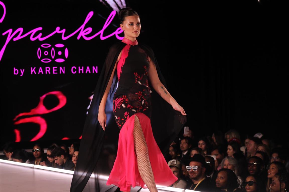 Plaaslike model bekoor by New York modeweek | Review