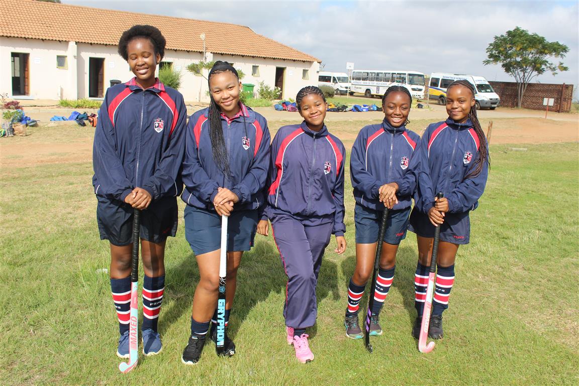 PHOTOS: PEPPS take on Frans du Toit on the hockey field | Review