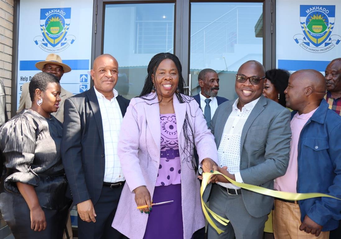 R34m smart licensing station opens in Louis Trichardt