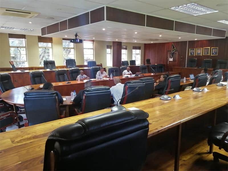 Department of Human Settlements discusses title deeds in Standerton ...