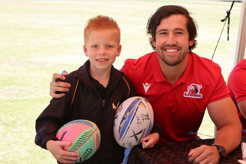 Junior Leeus-rugbyspelers ontmoet die VRK Goue Leeus-span