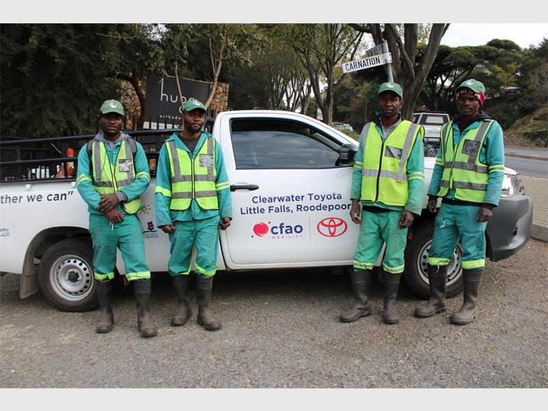 William Nicol Drive clean-up in full swing | Roodepoort Record