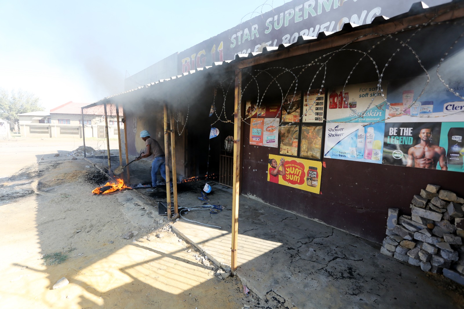 Foreign-owned shop burnt in Bophelong | Sedibeng Ster