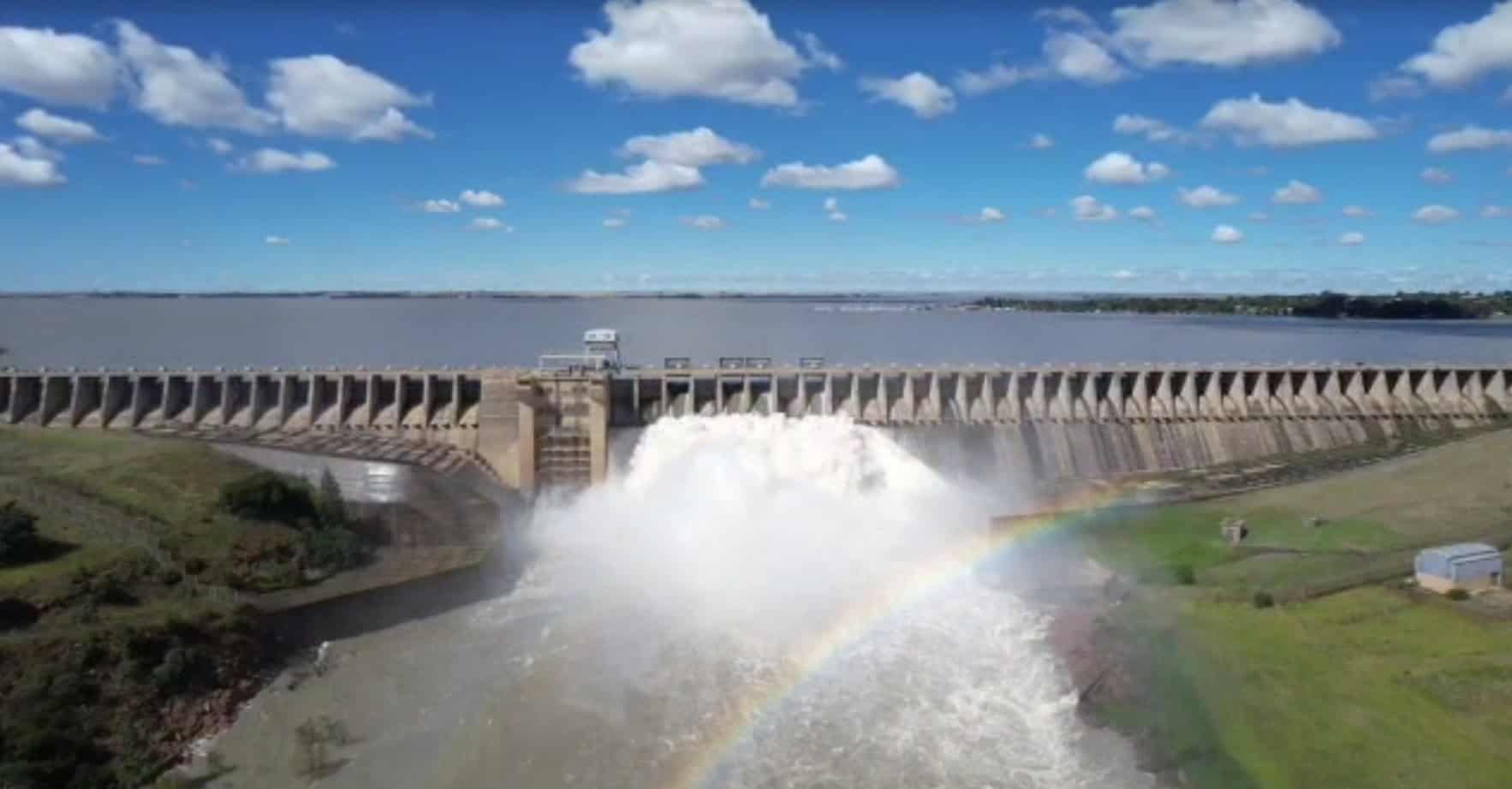 Second sluice gate opened to increase Vaal Dam water outflows ...