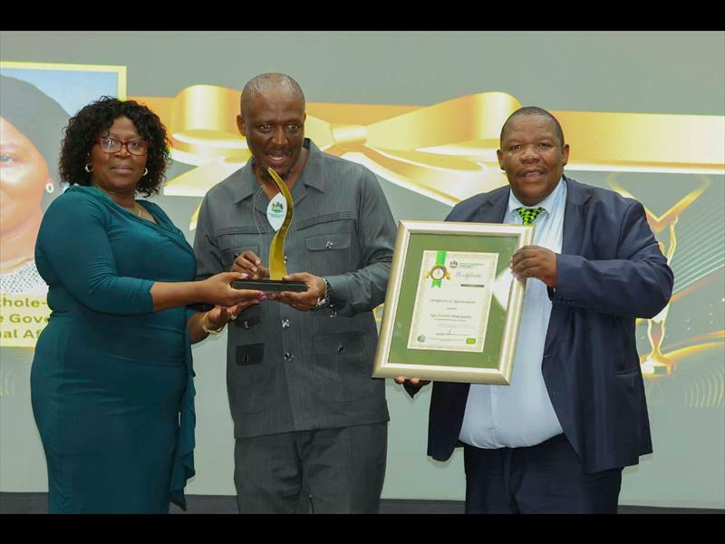 Ugu honoured for disaster response | South Coast Herald
