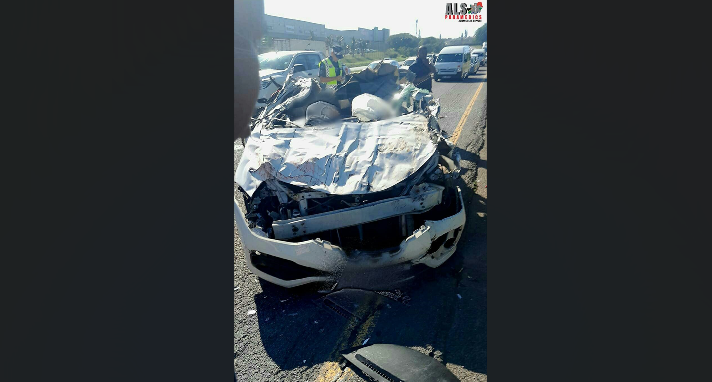 Two die in horrific N2 crash near Galleria Mall | South Coast Sun
