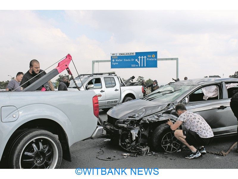 Truck and two cars in accident on N4 near Walter Sisulu Street off-ramp ...