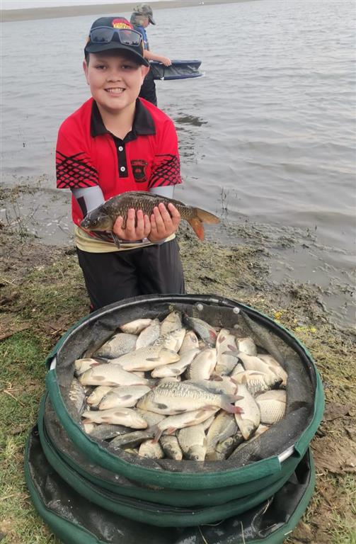 Die vis moet in hul pasoppens wees, Janru gaan nou groot vang | Witbank ...