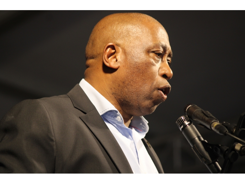 Title deeds presented and cooperatives introduced at Siyanqoba ...