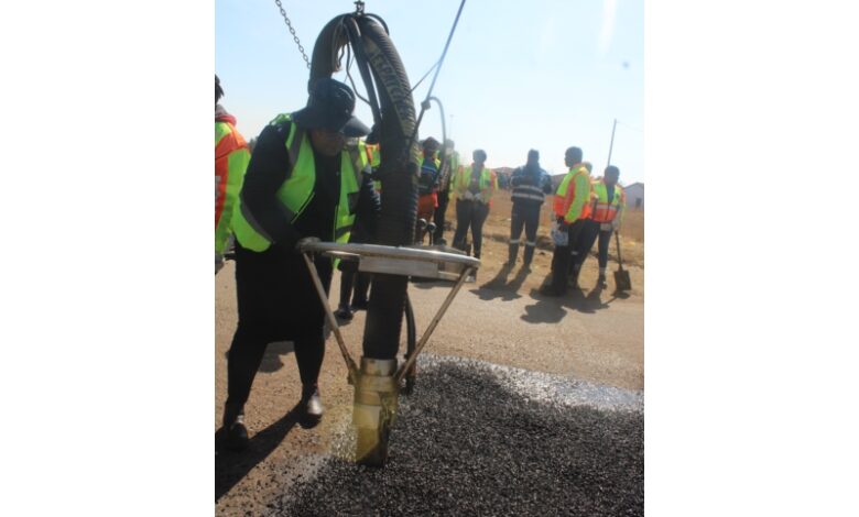 Hlophe celebrates Mandela Day by giving to an early childhood ...