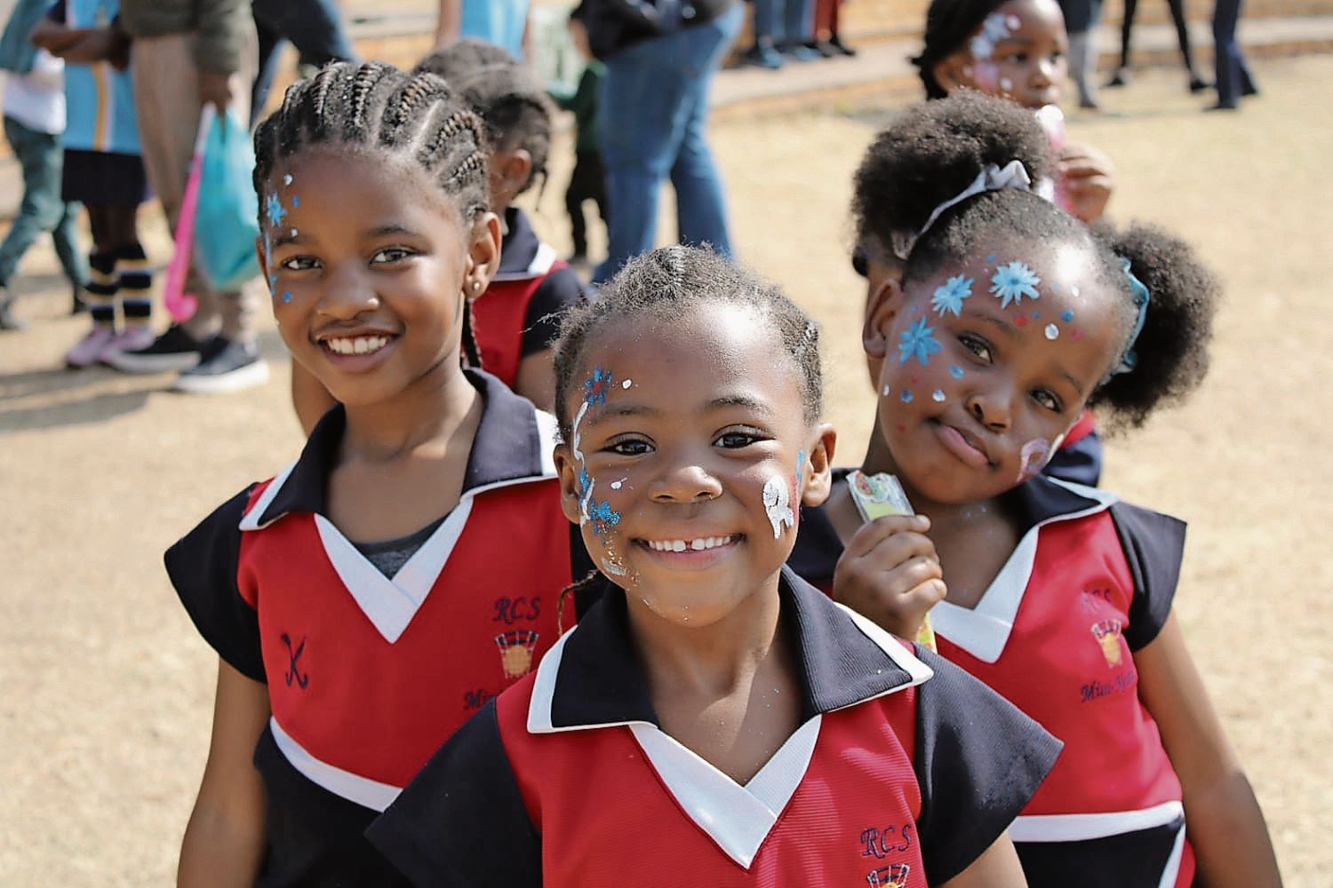 Robert Carruthers School mini hockey and cricket day bring joy to all ...