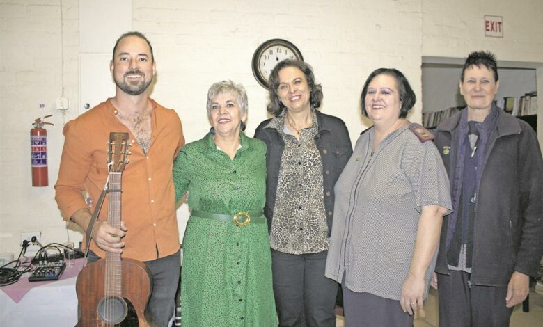 Musikant loer in by Immergroen | Witbank News