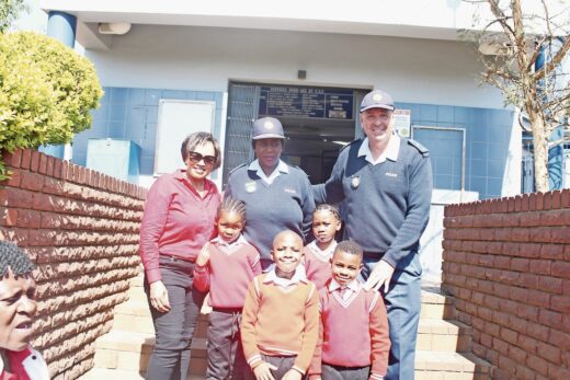 Khonzimfundo Primary learners : 'Police are our friends' | Witbank News