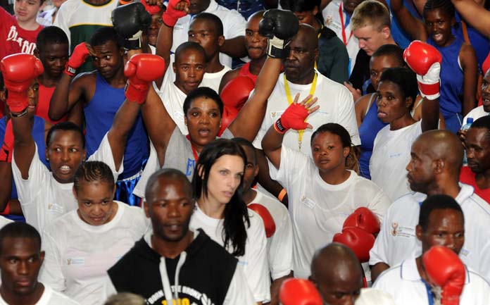 Get into the ring - Mayweather tells Soweto youth | The Citizen