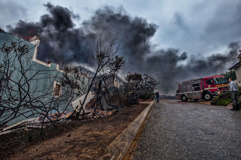 Fire death toll rises while blazes contained in Knysna, Sedgefield ...