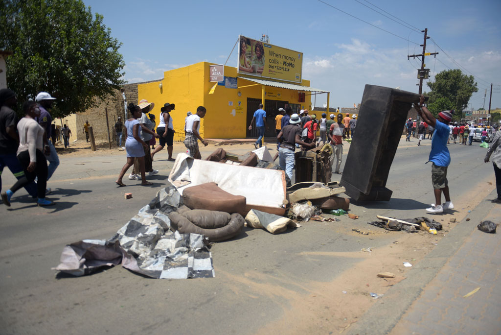 Diepsloot protests against foreign nationals - The Citizen