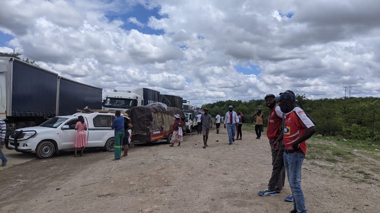 Queueing for Christmas - life at Beitbridge border post | The Citizen